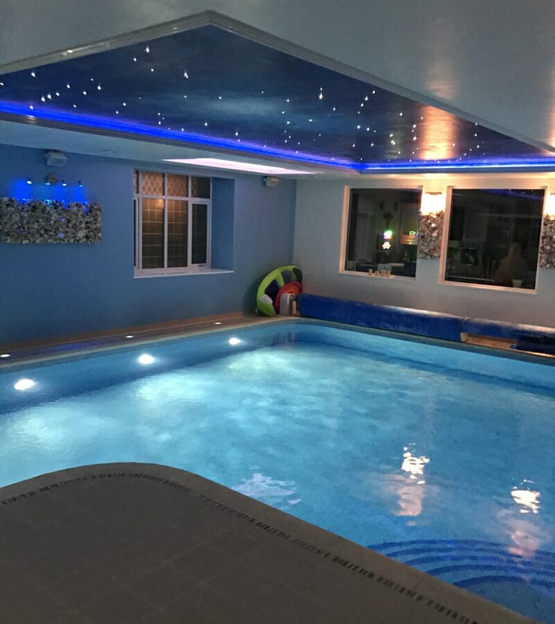 Customer project 103 - Star ceiling over a swimming pool